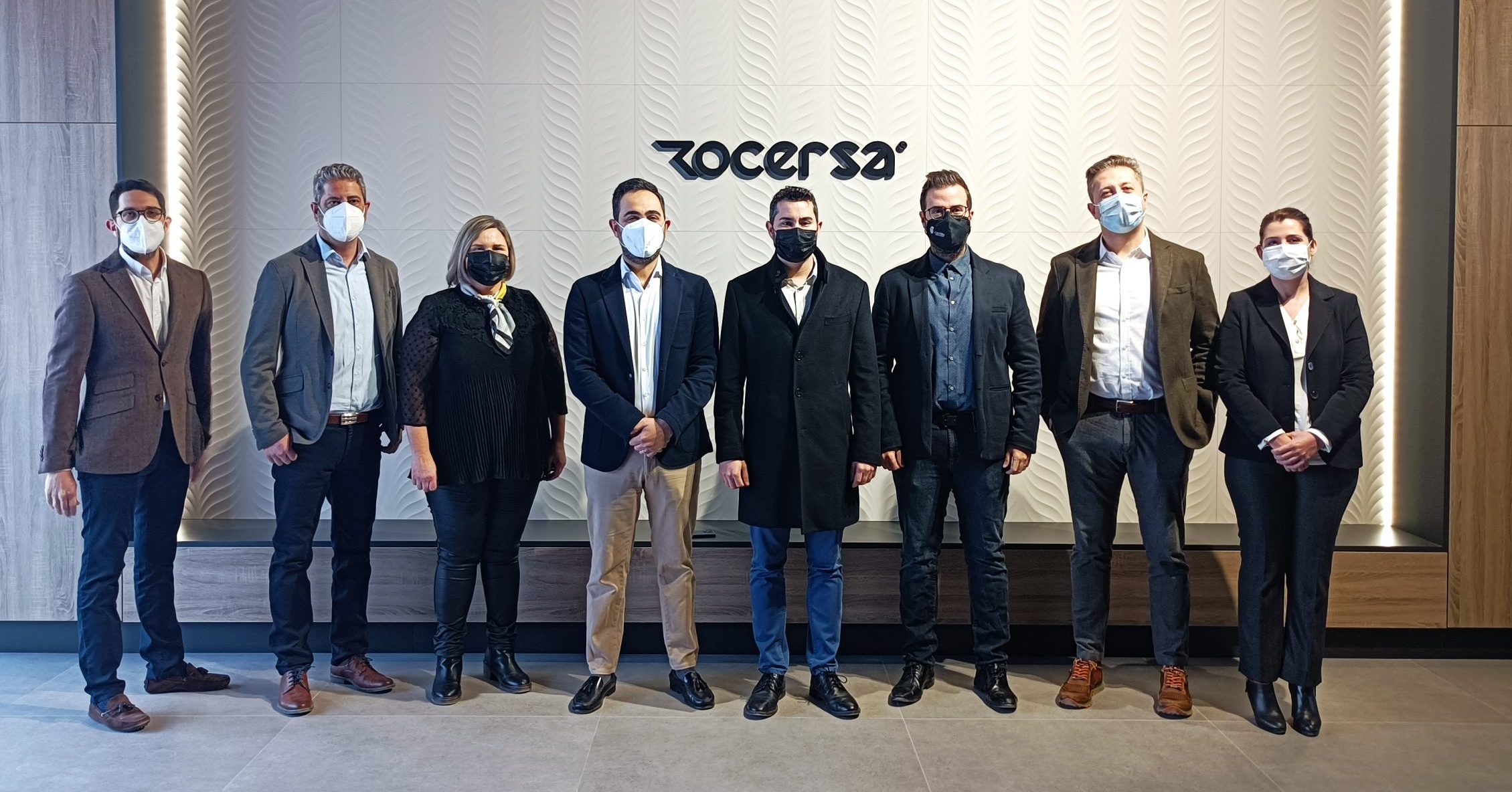El alcalde de L’Alcora visita el nuevo Showroom de Rocersa | Rocersa ...